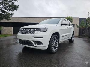 Balts Jeep Grand Cherokee 2017 Viļņa, ar dzinēja tilpumu 5.65 L un nobraukumu 200 tūkst. km par 18900 €, foto 5 vietnē AUTOMOTO.COM.LV
