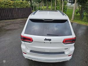 Balts Jeep Grand Cherokee 2017 Viļņa, ar dzinēja tilpumu 5.65 L un nobraukumu 200 tūkst. km par 18900 €, foto 11 vietnē AUTOMOTO.COM.LV