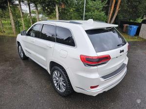 Balts Jeep Grand Cherokee 2017 Viļņa, ar dzinēja tilpumu 5.65 L un nobraukumu 200 tūkst. km par 18900 €, foto 12 vietnē AUTOMOTO.COM.LV
