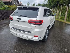 Balts Jeep Grand Cherokee 2017 Viļņa, ar dzinēja tilpumu 5.65 L un nobraukumu 200 tūkst. km par 18900 €, foto 13 vietnē AUTOMOTO.COM.LV