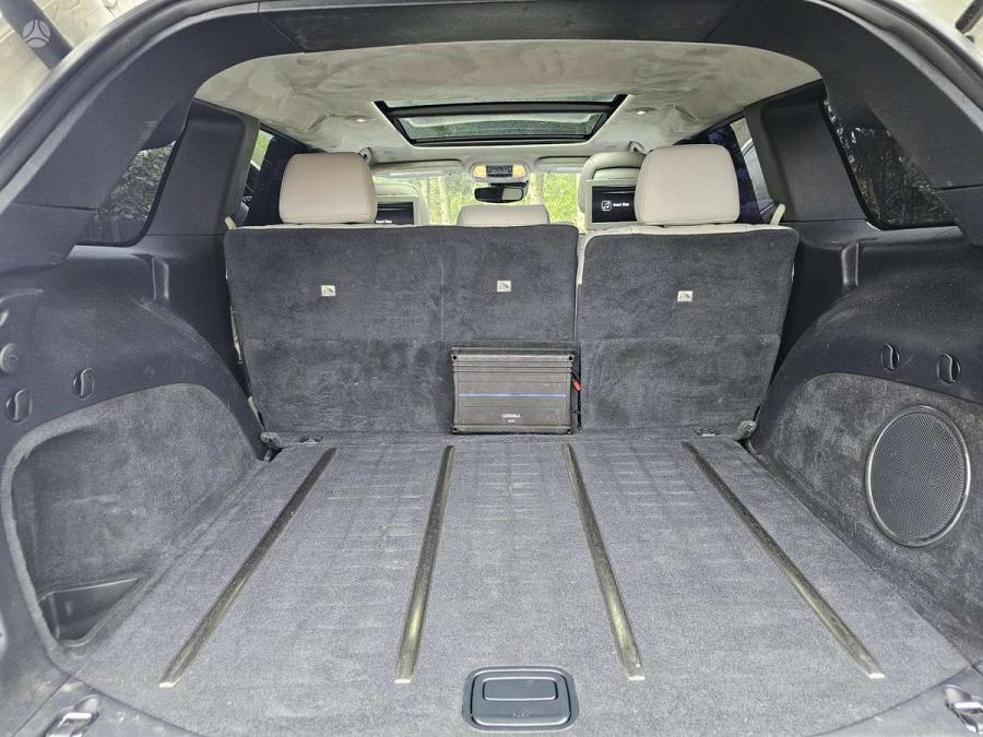 Balts Jeep Grand Cherokee 2017 Viļņa, ar dzinēja tilpumu 5.65 L un nobraukumu 200 tūkst. km par 18900 €, foto 25 vietnē AUTOMOTO.COM.LV