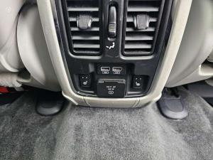 Balts Jeep Grand Cherokee 2017 Viļņa, ar dzinēja tilpumu 5.65 L un nobraukumu 200 tūkst. km par 18900 €, foto 29 vietnē AUTOMOTO.COM.LV