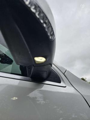 Balts Jeep Grand Cherokee 2017 Viļņa, ar dzinēja tilpumu 5.65 L un nobraukumu 200 tūkst. km par 18900 €, foto 30 vietnē AUTOMOTO.COM.LV