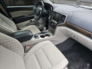 Balts Jeep Grand Cherokee 2017 Viļņa, ar dzinēja tilpumu 5.65 L un nobraukumu 200 tūkst. km par 18900 €, foto 31 vietnē AUTOMOTO.COM.LV