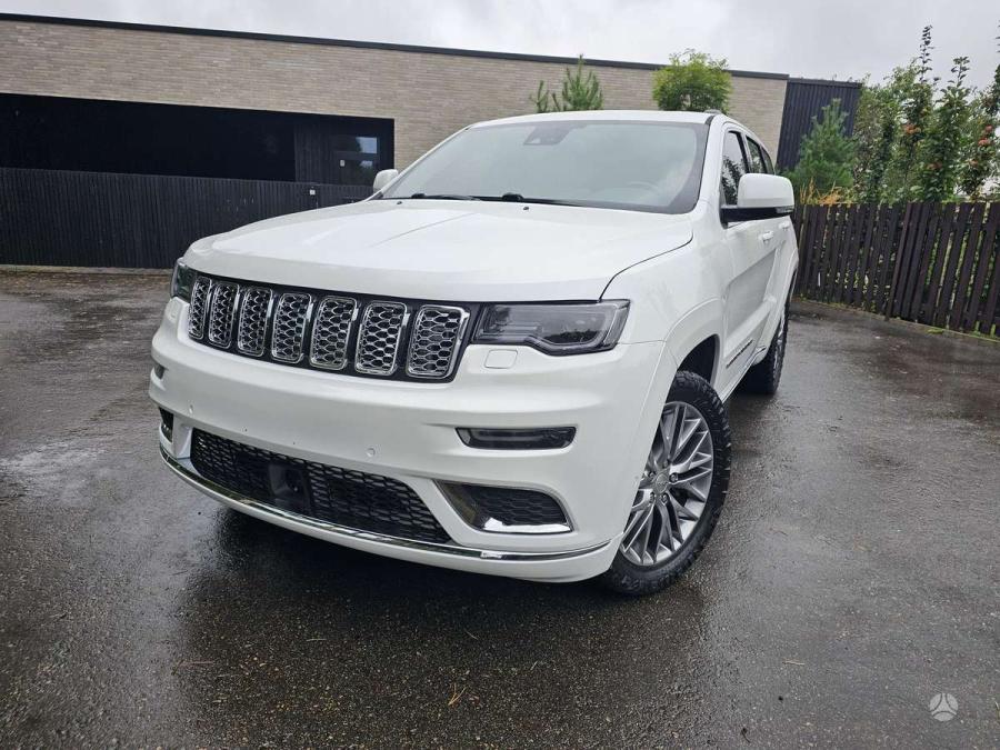 Balts Jeep Grand Cherokee 2017 Viļņa, ar dzinēja tilpumu 5.65 L un nobraukumu 200 tūkst. km par 18900 €, foto 36 vietnē AUTOMOTO.COM.LV