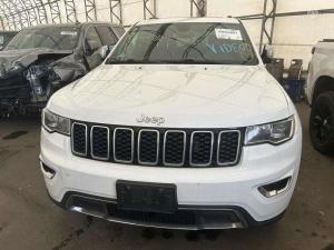 Balts Jeep Grand Cherokee 2017 Tauragė, ar dzinēja tilpumu 3.60 L un nobraukumu 216 tūkst. km par 9299 €, foto  vietnē AUTOMOTO.COM.LV