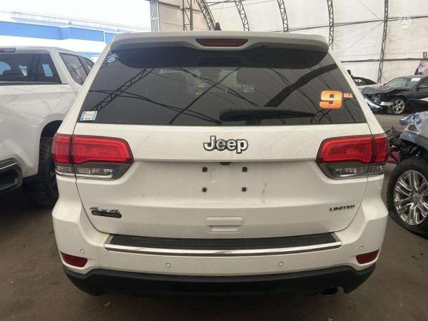 White Jeep Grand Cherokee 2017 in Taurage, with an engine capacity of 3.60 L and mileage of 216 thousand km for 9299 €, photo 10 on AUTOMOTO.COM.LV