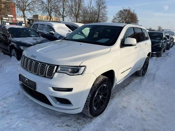 White Jeep Grand Cherokee 2018 in Siauliai, with an engine capacity of 2.95 L and mileage of 187 thousand km for 17600 €, photo 1 on AUTOMOTO.COM.LV