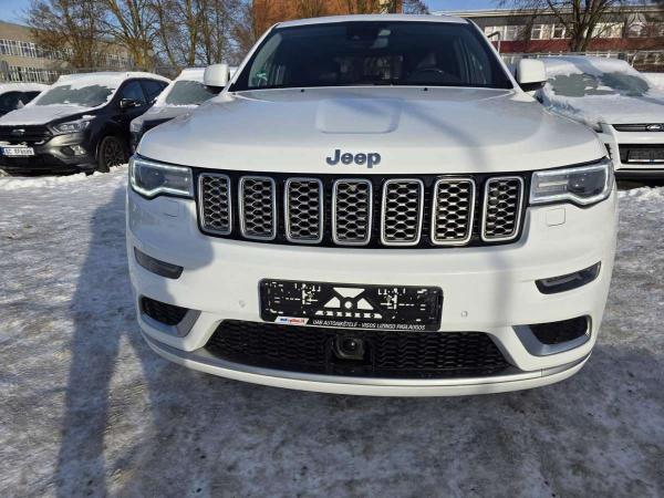 White Jeep Grand Cherokee 2018 in Siauliai, with an engine capacity of 2.95 L and mileage of 187 thousand km for 17600 €, photo 7 on AUTOMOTO.COM.LV