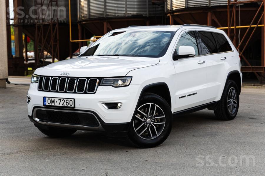 White Jeep Grand Cherokee 2018 in Jelgava, with an engine capacity of 3.00 L and mileage of 235 thousand km for 16700 €, photo 1 on AUTOMOTO.COM.LV