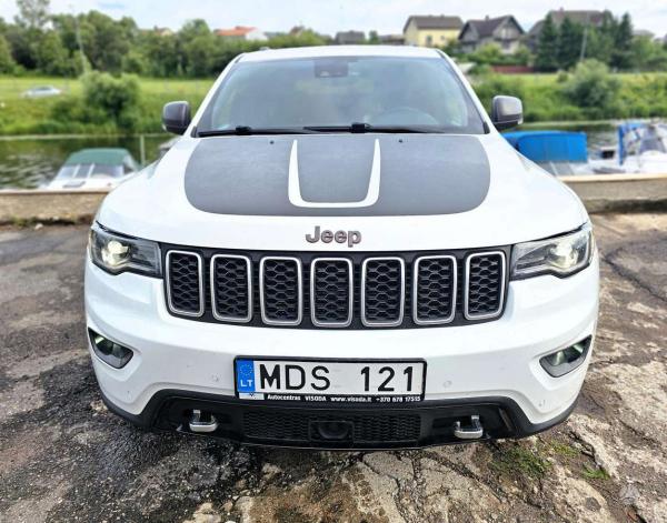 Balts Jeep Grand Cherokee 2018 Klaipėda, ar dzinēja tilpumu 3.60 L un nobraukumu 190 tūkst. km par 17999 €, foto 1 vietnē AUTOMOTO.COM.LV