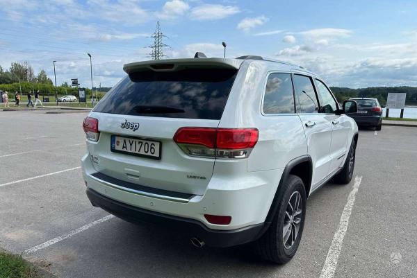 White Jeep Grand Cherokee 2018 in Kaunas, with an engine capacity of 3.60 L and mileage of 101 thousand km for 18700 €, photo 7 on AUTOMOTO.COM.LV