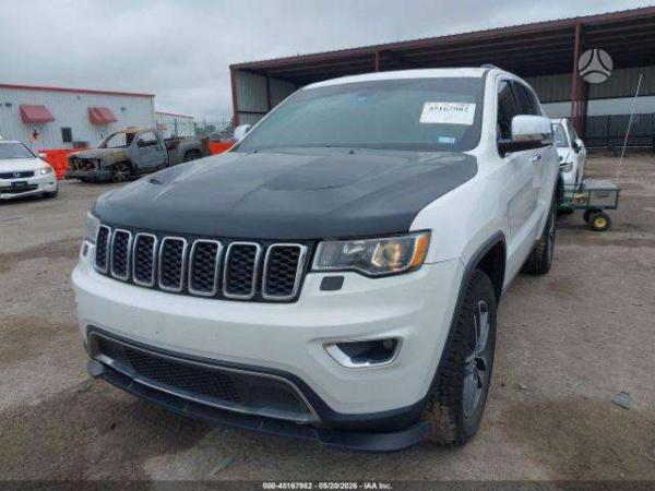 Balts Jeep Grand Cherokee 2018 Klaipėda, ar dzinēja tilpumu 3.60 L un nobraukumu 132 tūkst. km par 11650 €, foto 2 vietnē AUTOMOTO.COM.LV