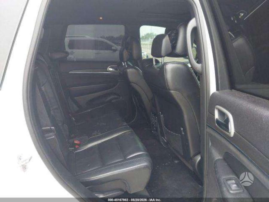 Balts Jeep Grand Cherokee 2018 Klaipėda, ar dzinēja tilpumu 3.60 L un nobraukumu 132 tūkst. km par 11650 €, foto 9 vietnē AUTOMOTO.COM.LV
