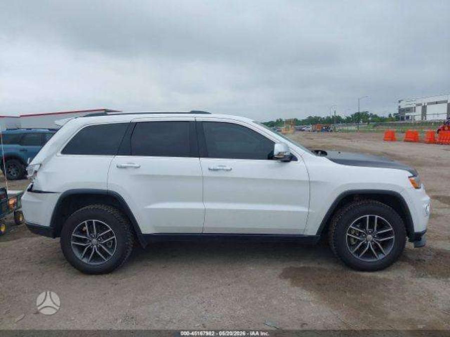 Balts Jeep Grand Cherokee 2018 Klaipėda, ar dzinēja tilpumu 3.60 L un nobraukumu 132 tūkst. km par 11650 €, foto 13 vietnē AUTOMOTO.COM.LV