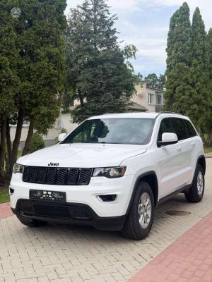 White Jeep Grand Cherokee 2018 in Kazlu Ruda, with an engine capacity of 3.60 L and mileage of 182 thousand km for 14200 €, photo 4 on AUTOMOTO.COM.LV