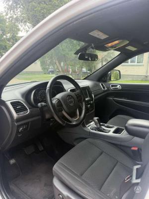 White Jeep Grand Cherokee 2018 in Kazlu Ruda, with an engine capacity of 3.60 L and mileage of 182 thousand km for 14200 €, photo 9 on AUTOMOTO.COM.LV