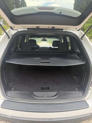 White Jeep Grand Cherokee 2018 in Kazlu Ruda, with an engine capacity of 3.60 L and mileage of 182 thousand km for 14200 €, photo 14 on AUTOMOTO.COM.LV