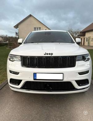 White Jeep Grand Cherokee 2018 in Klaipeda, with an engine capacity of 5.65 L and mileage of 109 thousand km for 26990 €, photo 3 on AUTOMOTO.COM.LV