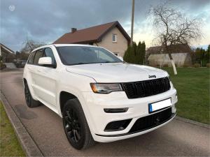 White Jeep Grand Cherokee 2018 in Klaipeda, with an engine capacity of 5.65 L and mileage of 109 thousand km for 26990 €, photo 4 on AUTOMOTO.COM.LV