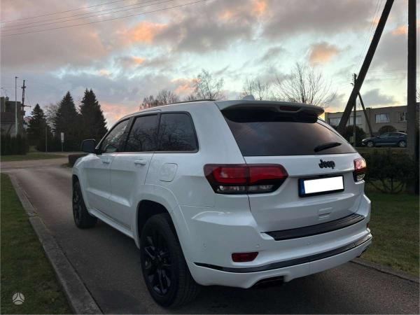 Джип Гранд Чероки 2018 в Клайпеда на AUTOMOTO.COM.LV Белый Джип Гранд Чероки 2018 в Клайпеда, объемом двигателя 5.65 л и пробегом 109 тыс. км за 26990 €, фото 8 на AUTOMOTO.COM.LV
