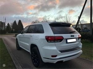 White Jeep Grand Cherokee 2018 in Klaipeda, with an engine capacity of 5.65 L and mileage of 109 thousand km for 26990 €, photo 8 on AUTOMOTO.COM.LV
