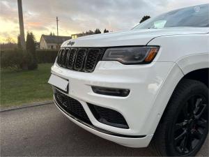 White Jeep Grand Cherokee 2018 in Klaipeda, with an engine capacity of 5.65 L and mileage of 109 thousand km for 26990 €, photo 11 on AUTOMOTO.COM.LV