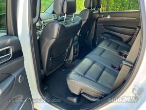 Balts Jeep Grand Cherokee 2018 Tallina, ar dzinēja tilpumu 3.00 L un nobraukumu 19 tūkst. km par 19900 €, foto 6 vietnē AUTOMOTO.COM.LV