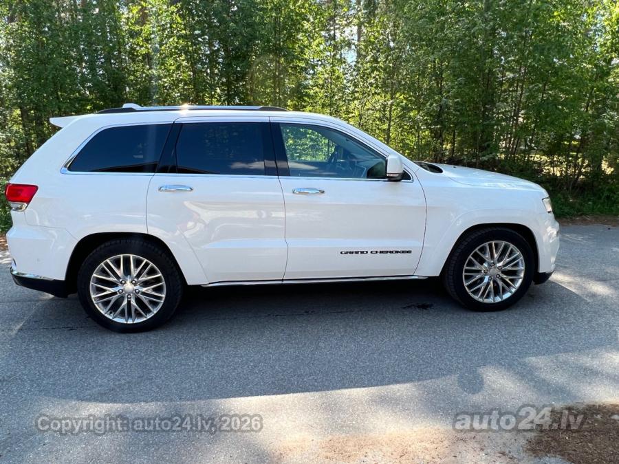 Balts Jeep Grand Cherokee 2018 Tallina, ar dzinēja tilpumu 3.00 L un nobraukumu 19 tūkst. km par 19900 €, foto 7 vietnē AUTOMOTO.COM.LV