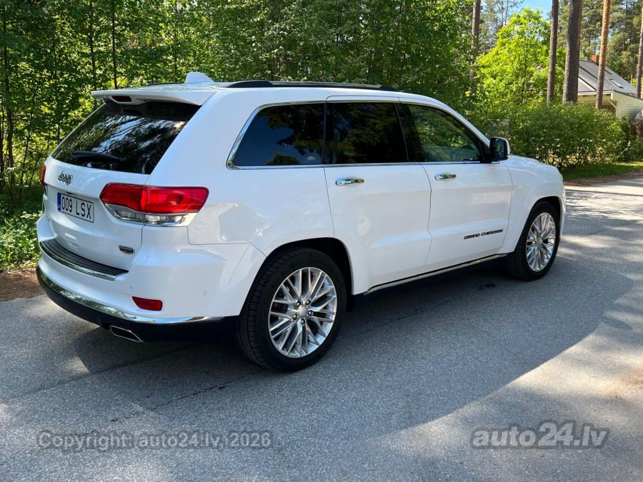 Balts Jeep Grand Cherokee 2018 Tallina, ar dzinēja tilpumu 3.00 L un nobraukumu 19 tūkst. km par 19900 €, foto 8 vietnē AUTOMOTO.COM.LV