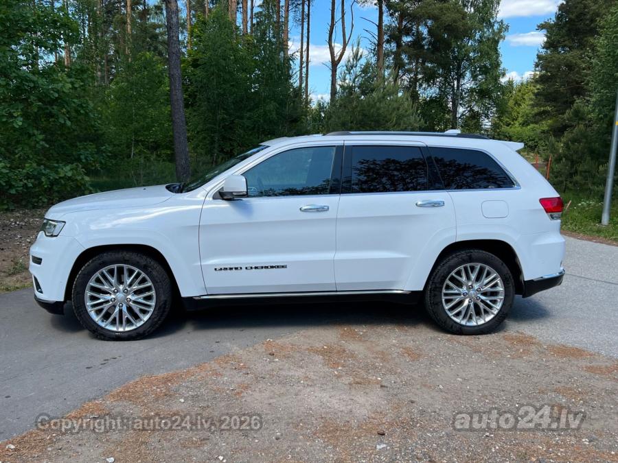 Balts Jeep Grand Cherokee 2018 Tallina, ar dzinēja tilpumu 3.00 L un nobraukumu 19 tūkst. km par 19900 €, foto 13 vietnē AUTOMOTO.COM.LV