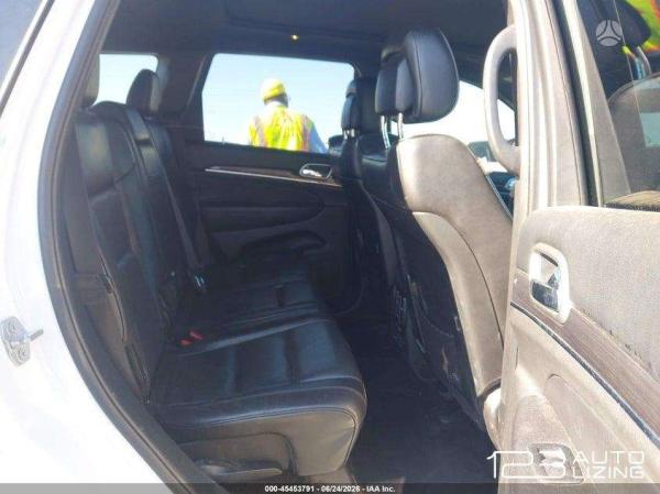 Balts Jeep Grand Cherokee 2018 Kretinga, ar dzinēja tilpumu 5.70 L un nobraukumu 211 tūkst. km par 8999 €, foto 10 vietnē AUTOMOTO.COM.LV