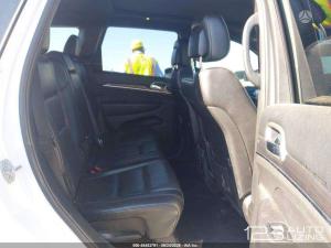 White Jeep Grand Cherokee 2018 in Kretinga, with an engine capacity of 5.70 L and mileage of 211 thousand km for 8999 €, photo 10 on AUTOMOTO.COM.LV