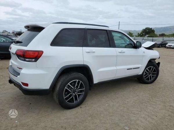 Balts Jeep Grand Cherokee 2019 Šauļi, ar dzinēja tilpumu 5.65 L un nobraukumu 84 tūkst. km par 11400 €, foto 11 vietnē AUTOMOTO.COM.LV