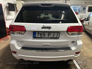 White Jeep Grand Cherokee 2019 in Tallinn, with an engine capacity of 3.00 L and mileage of 160 thousand km for 18600 €, photo 2 on AUTOMOTO.COM.LV