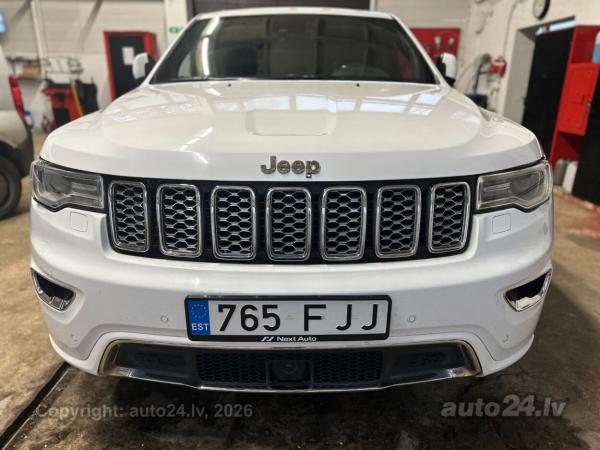White Jeep Grand Cherokee 2019 in Tallinn, with an engine capacity of 3.00 L and mileage of 160 thousand km for 18600 €, photo 4 on AUTOMOTO.COM.LV