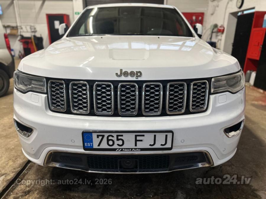 White Jeep Grand Cherokee 2019 in Tallinn, with an engine capacity of 3.00 L and mileage of 160 thousand km for 18600 €, photo 4 on AUTOMOTO.COM.LV