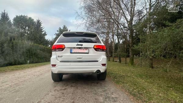 Balts Jeep Grand Cherokee 2019 Klaipėda, ar dzinēja tilpumu 3.60 L un nobraukumu 65 tūkst. km par 18800 €, foto 3 vietnē AUTOMOTO.COM.LV