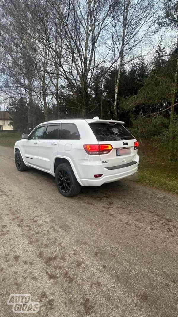 Balts Jeep Grand Cherokee 2019 Klaipėda, ar dzinēja tilpumu 3.60 L un nobraukumu 65 tūkst. km par 18800 €, foto 4 vietnē AUTOMOTO.COM.LV