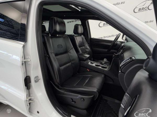 Balts Jeep Grand Cherokee 2019 Viļņa, ar dzinēja tilpumu 5.65 L un nobraukumu 143 tūkst. km par 17900 €, foto 8 vietnē AUTOMOTO.COM.LV