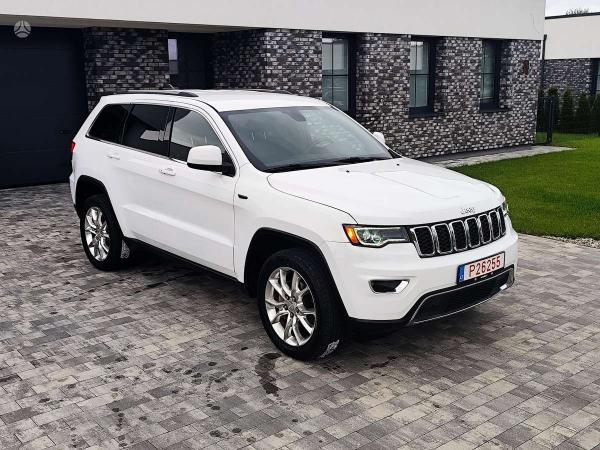 Balts Jeep Grand Cherokee 2019 Kauņa, ar dzinēja tilpumu 3.60 L un nobraukumu 217 tūkst. km par 16600 €, foto  vietnē AUTOMOTO.COM.LV