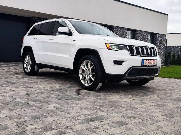 White Jeep Grand Cherokee 2019 in Kaunas, with an engine capacity of 3.60 L and mileage of 217 thousand km for 16600 €, photo 5 on AUTOMOTO.COM.LV
