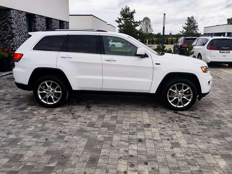 Balts Jeep Grand Cherokee 2019 Kauņa, ar dzinēja tilpumu 3.60 L un nobraukumu 217 tūkst. km par 16600 €, foto 7 vietnē AUTOMOTO.COM.LV
