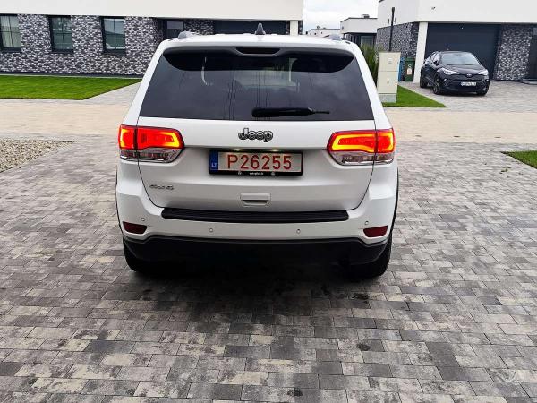 White Jeep Grand Cherokee 2019 in Kaunas, with an engine capacity of 3.60 L and mileage of 217 thousand km for 16600 €, photo 8 on AUTOMOTO.COM.LV