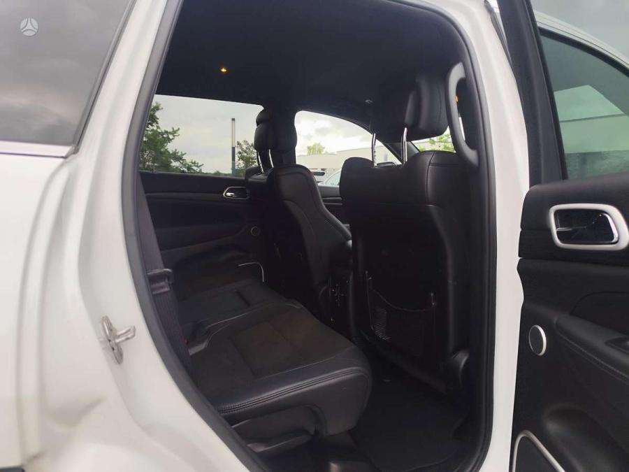 Balts Jeep Grand Cherokee 2019 Kauņa, ar dzinēja tilpumu 3.60 L un nobraukumu 217 tūkst. km par 16600 €, foto 15 vietnē AUTOMOTO.COM.LV