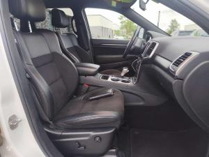 Balts Jeep Grand Cherokee 2019 Kauņa, ar dzinēja tilpumu 3.60 L un nobraukumu 217 tūkst. km par 16600 €, foto 16 vietnē AUTOMOTO.COM.LV
