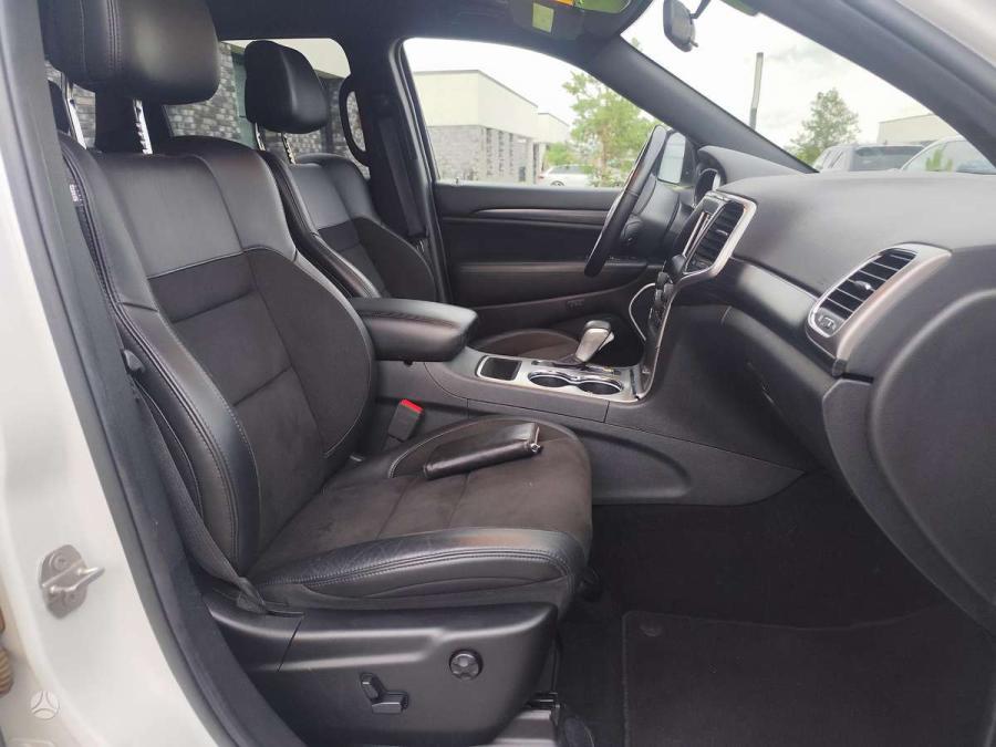 Balts Jeep Grand Cherokee 2019 Kauņa, ar dzinēja tilpumu 3.60 L un nobraukumu 217 tūkst. km par 16600 €, foto 16 vietnē AUTOMOTO.COM.LV