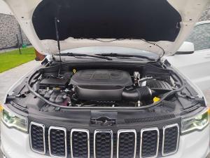 Balts Jeep Grand Cherokee 2019 Kauņa, ar dzinēja tilpumu 3.60 L un nobraukumu 217 tūkst. km par 16600 €, foto 18 vietnē AUTOMOTO.COM.LV