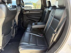 Balts Jeep Grand Cherokee 2019 Šauļi, ar dzinēja tilpumu 3.60 L un nobraukumu 243 tūkst. km par 12900 €, foto 22 vietnē AUTOMOTO.COM.LV