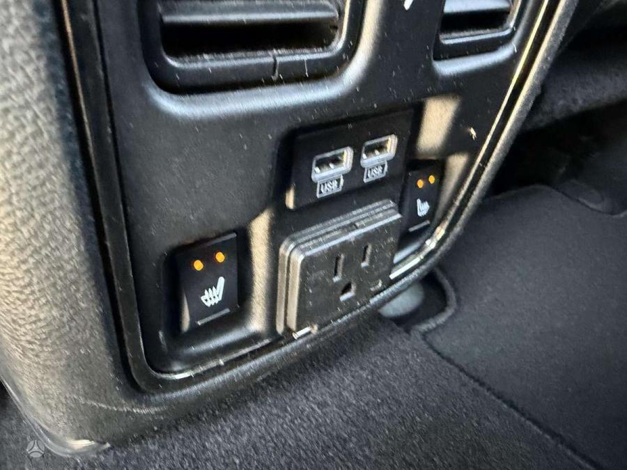 Balts Jeep Grand Cherokee 2019 Šauļi, ar dzinēja tilpumu 3.60 L un nobraukumu 243 tūkst. km par 12900 €, foto 23 vietnē AUTOMOTO.COM.LV